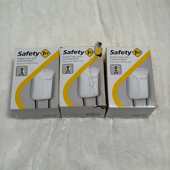 safety first | Other | Nwt Bundke Of 3 Safety First Outlet Cover With ...